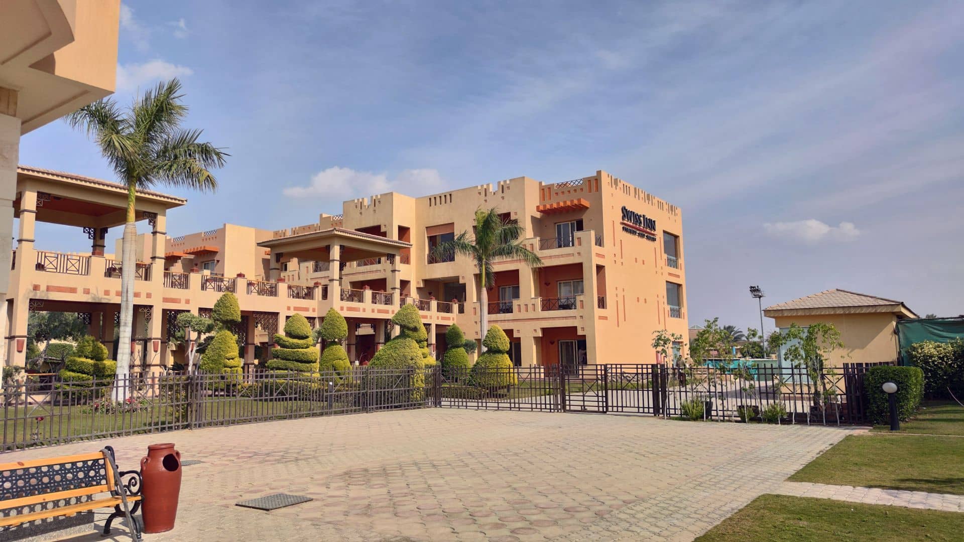 Swiss Inn Pyramids Golf Resort Kairó